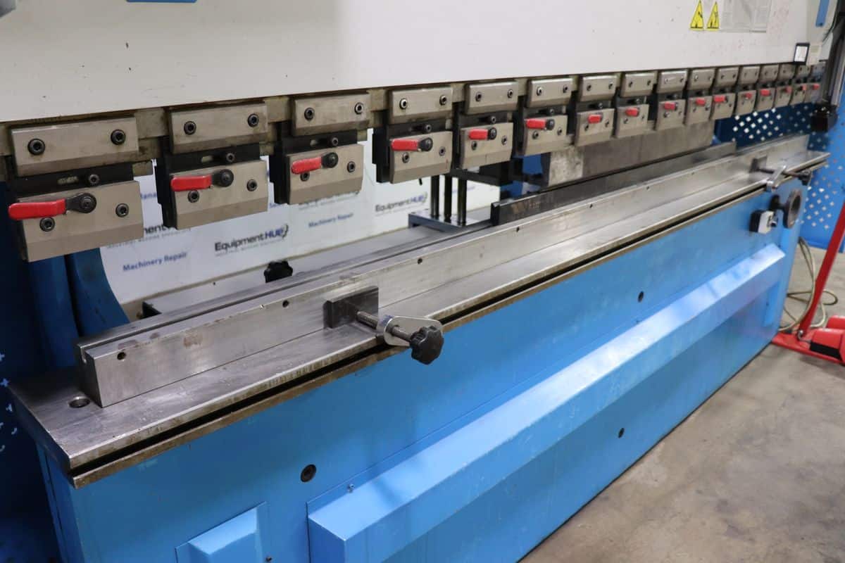 Knuth AHK 32160 10' x 160 Ton Hydraulic Press Brake - The Equipment Hub