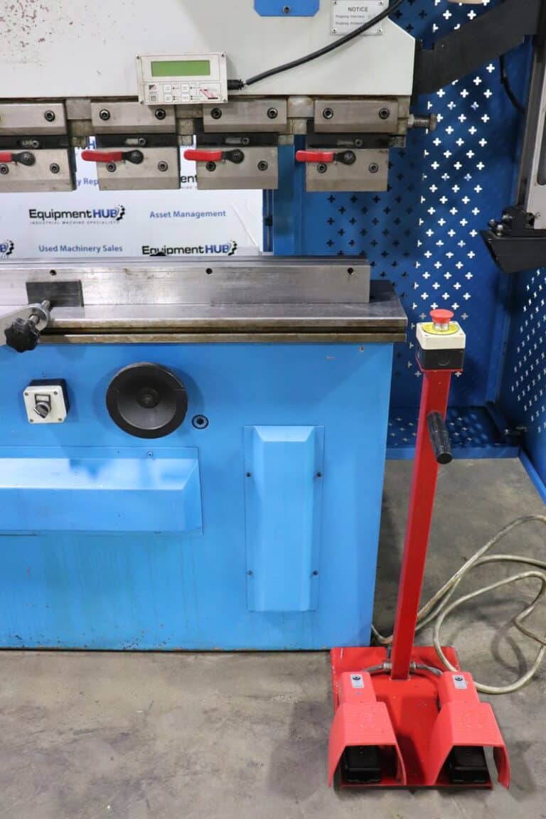 Knuth AHK 32160 10' x 160 Ton Hydraulic Press Brake - The Equipment Hub