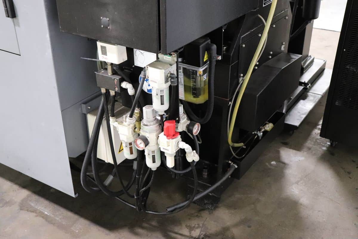 Hurco VM10Ui 5-Axis Integrated Trunnion CNC Vertical Machining Center ...
