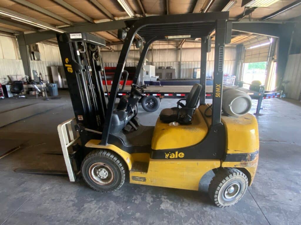 Yale GLP050MXNEAE086 5,000 Lb. LPG Triple Mast Forklift - The Equipment Hub