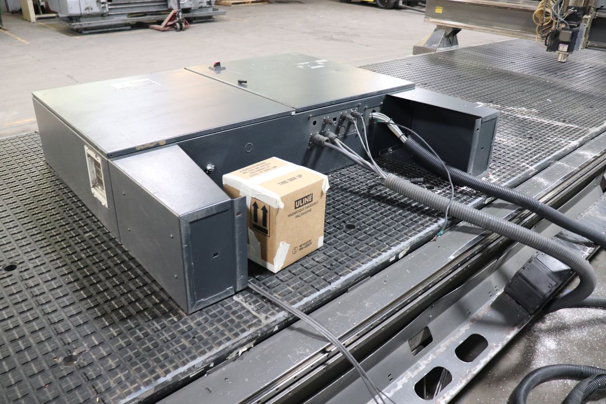 Multicam 5000 Series 80" x 288" CNC Router w/ Multicam TurboVac - The ...