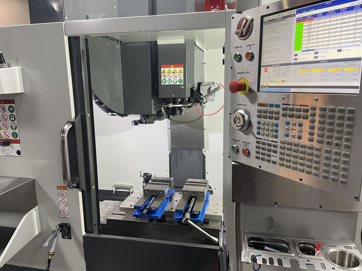 Haas DM-2 Vertical Machining Center, VMC w/ TRT100 5th Axis (2017 ...