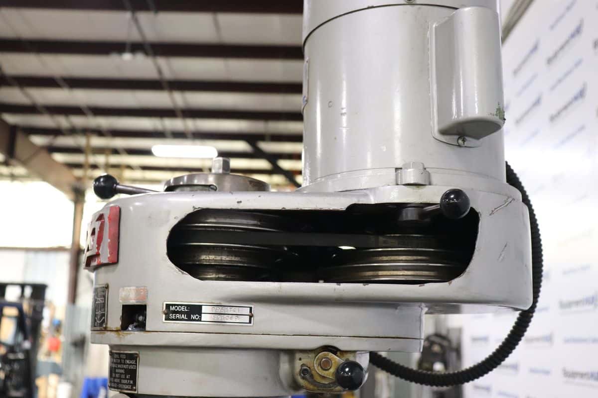 Vectrax 0961741 9" x 42" 2HP Step Pulley Vertical Milling Machine ...