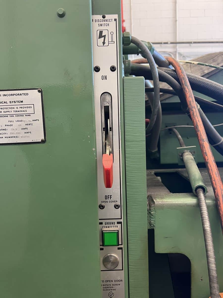 How does the back gauge function on the Cincinnati Shear?