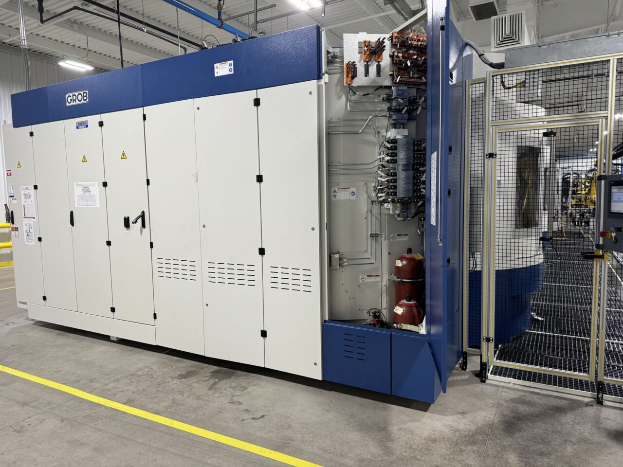 Grob G552 5-Axis Horizontal Machining Center w/ Fanuc Robots (2022 ...