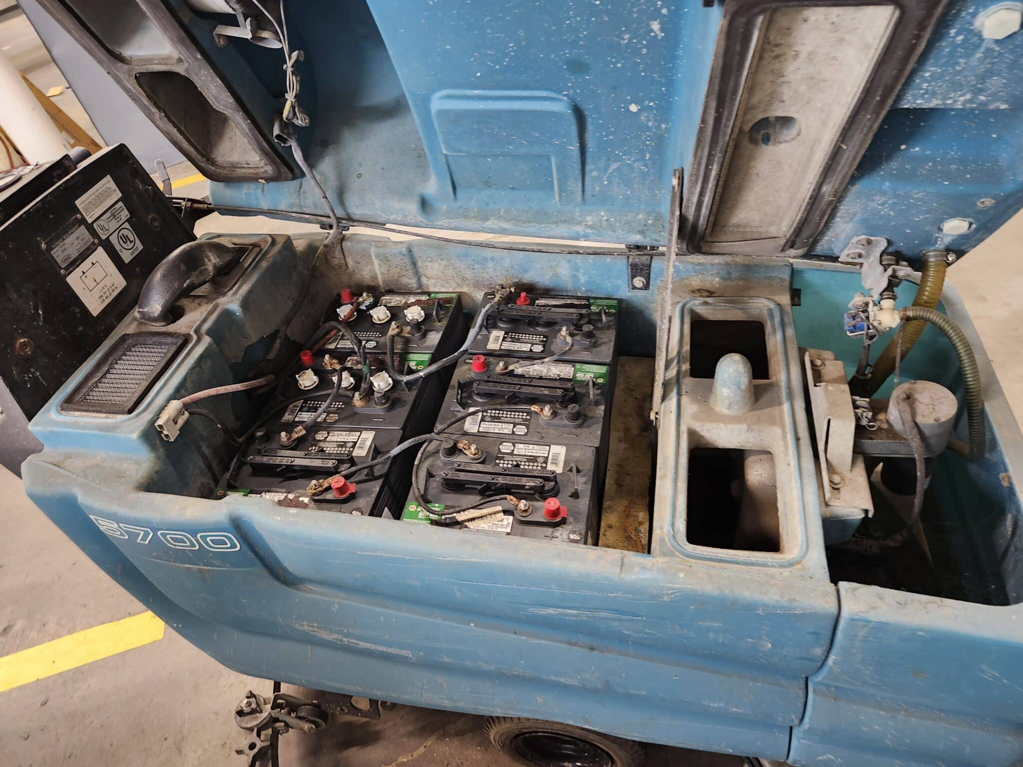 Tennant 5700 32" Disk Floor Scrubber - The Equipment Hub