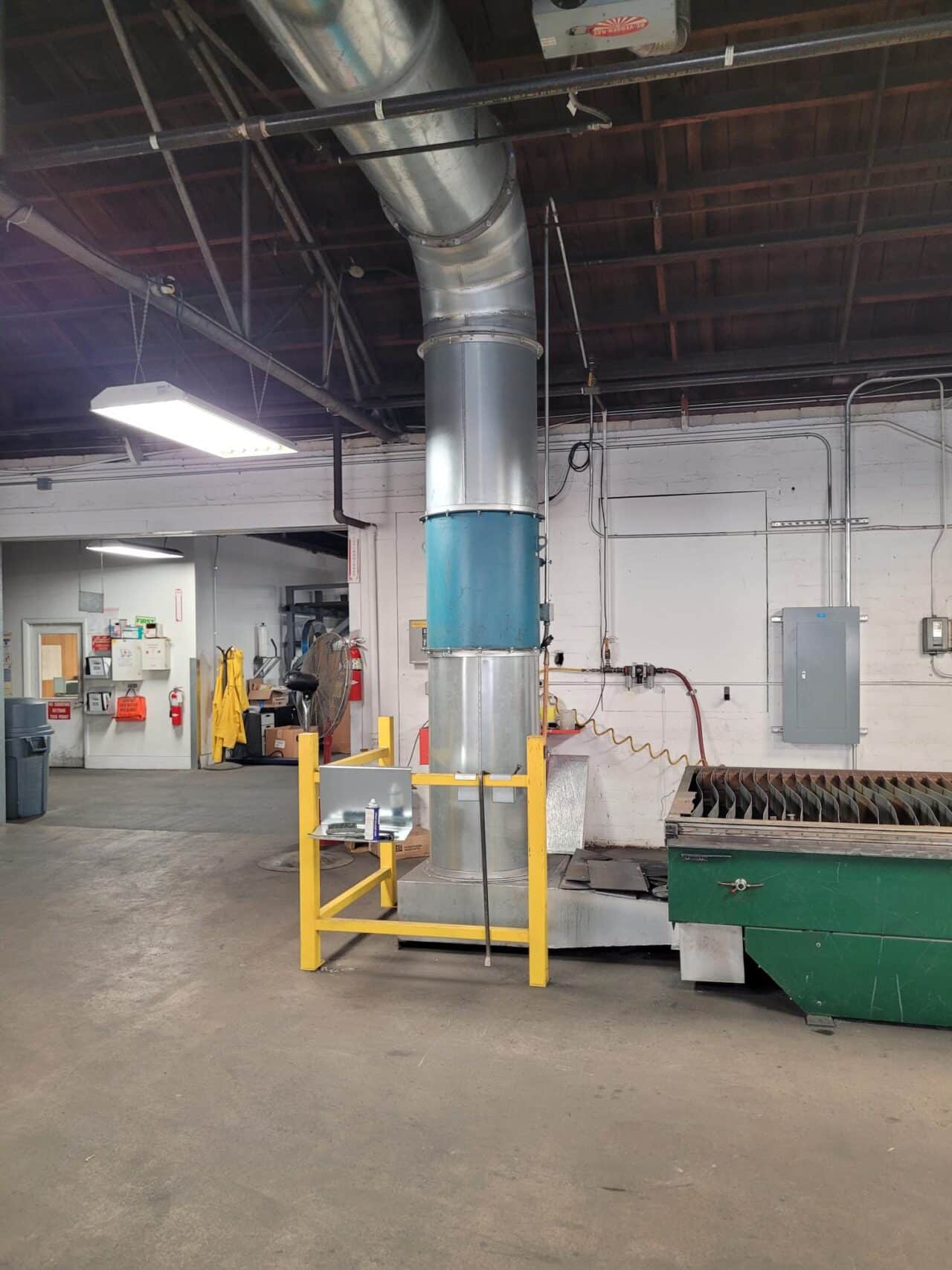 Vicon Elite 5' x 10' Plasma Cutter w/ Hypertherm 130XD - The Equipment Hub